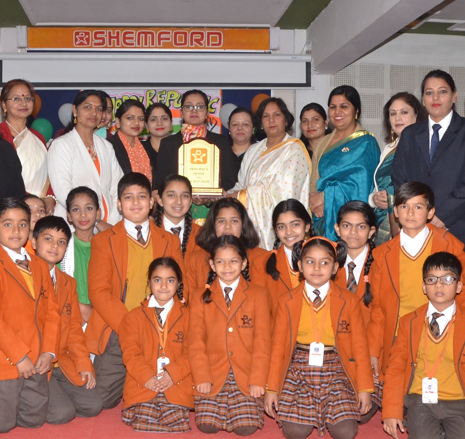 WINNERS LAUDED WITH PRINCIPAL’S TROPHY - SHEMFORD Pinjore